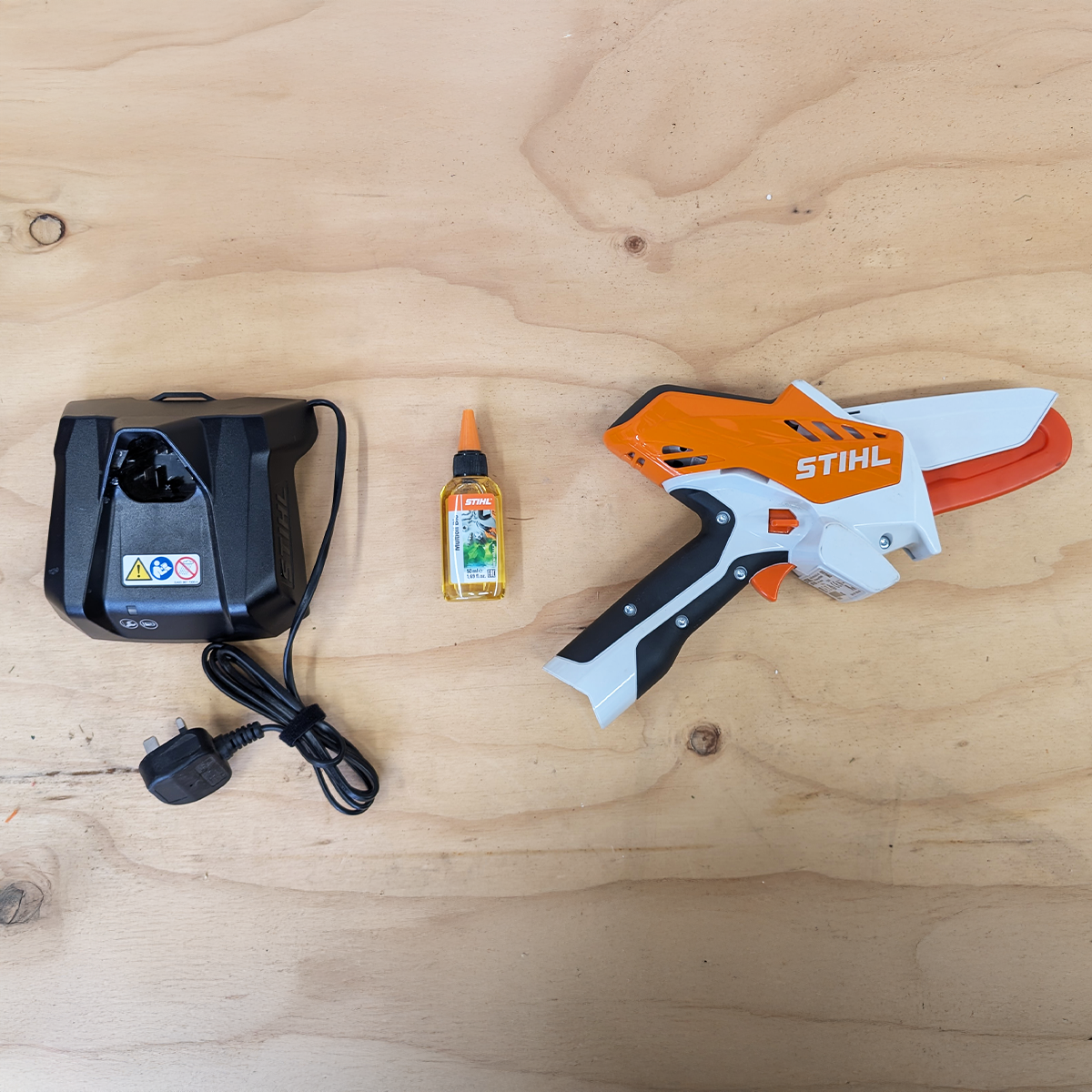 STIHL GTA 26 CORDLESS HAND PRUNER